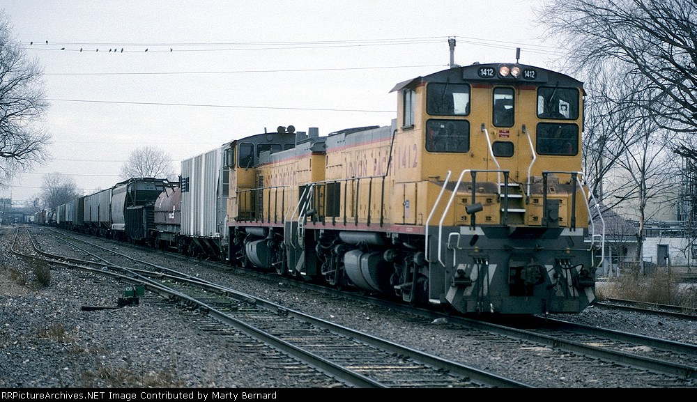 A Transfer With a Bird Railfan Gallery